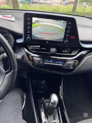 Black Toyota C-HR 2022 in Alytus, with an engine capacity of 1.80 L and mileage of 180 thousand km for 18600 €, photo 13 on AUTOMOTO.COM.LV