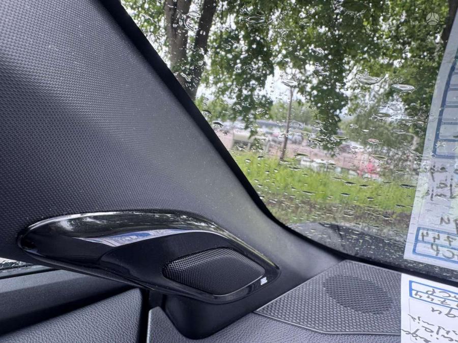 Black Toyota C-HR 2022 in Alytus, with an engine capacity of 1.80 L and mileage of 180 thousand km for 18600 €, photo 15 on AUTOMOTO.COM.LV