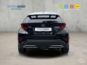 Black Toyota C-HR 2022 in Kaunas, with an engine capacity of 2.00 L and mileage of 123 thousand km for 24271 €, photo 5 on AUTOMOTO.COM.LV