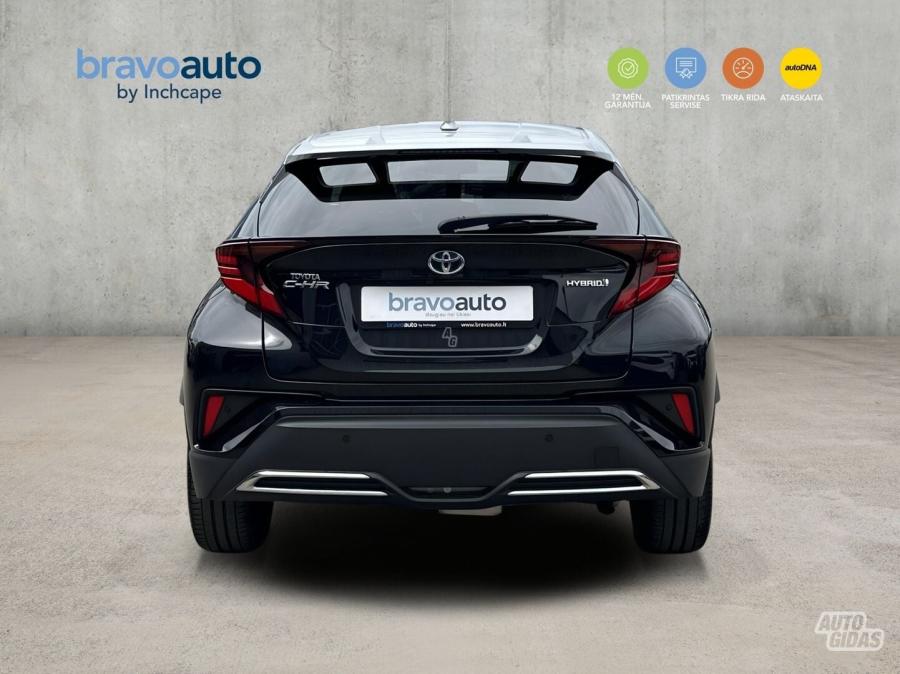 Black Toyota C-HR 2022 in Kaunas, with an engine capacity of 2.00 L and mileage of 123 thousand km for 24271 €, photo 5 on AUTOMOTO.COM.LV