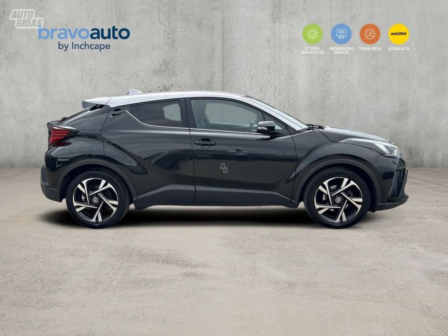 Black Toyota C-HR 2022 in Kaunas, with an engine capacity of 2.00 L and mileage of 123 thousand km for 24271 €, photo 7 on AUTOMOTO.COM.LV