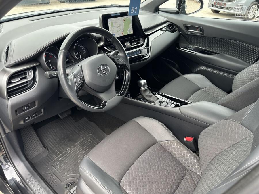 Black Toyota C-HR 2022 in Kaunas, with an engine capacity of 2.00 L and mileage of 123 thousand km for 24271 €, photo 10 on AUTOMOTO.COM.LV