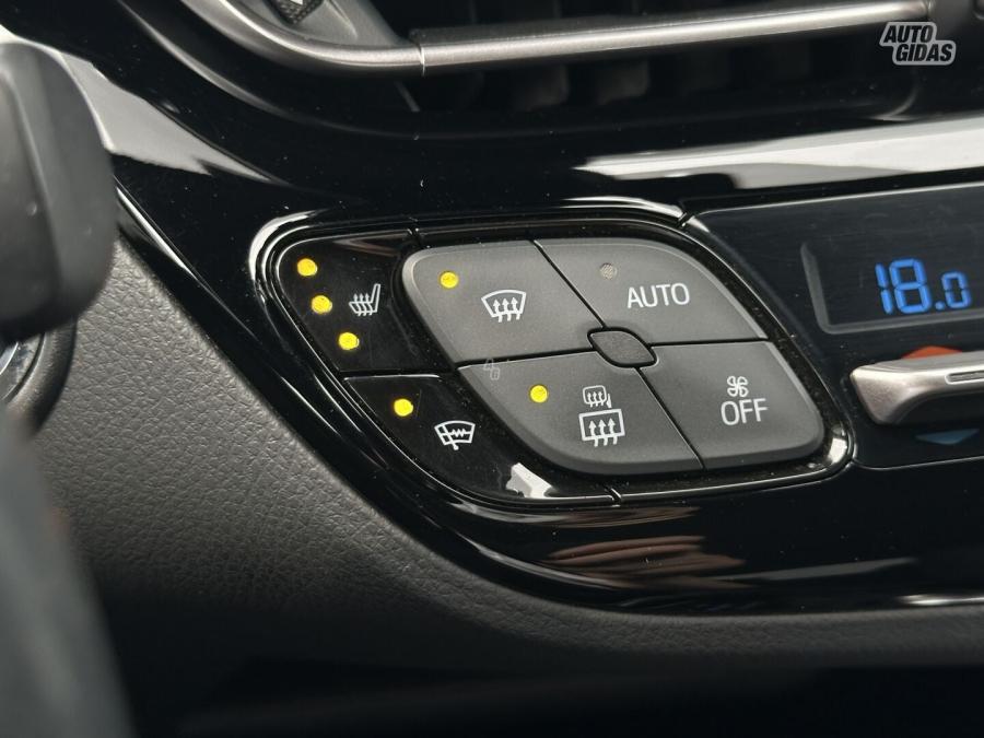 Black Toyota C-HR 2022 in Kaunas, with an engine capacity of 2.00 L and mileage of 123 thousand km for 24271 €, photo 24 on AUTOMOTO.COM.LV