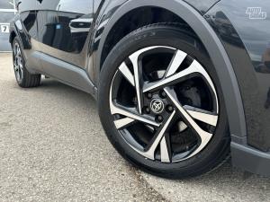 Black Toyota C-HR 2022 in Kaunas, with an engine capacity of 2.00 L and mileage of 123 thousand km for 24271 €, photo 29 on AUTOMOTO.COM.LV
