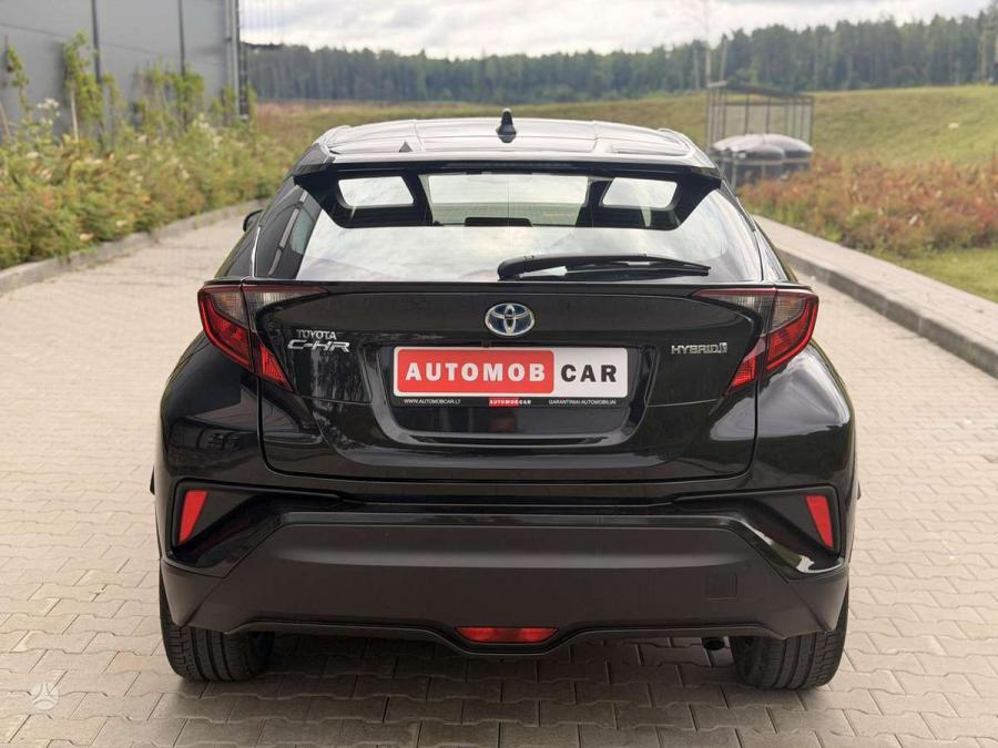 Черный Тойота C-HR 2022 в Вильнюс, объемом двигателя 1.80 л и пробегом 108 тыс. км за 19200 €, фото 8 на AUTOMOTO.COM.LV