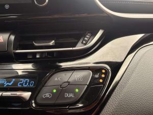 Черный Тойота C-HR 2022 в Вильнюс, объемом двигателя 1.80 л и пробегом 108 тыс. км за 19200 €, фото 23 на AUTOMOTO.COM.LV