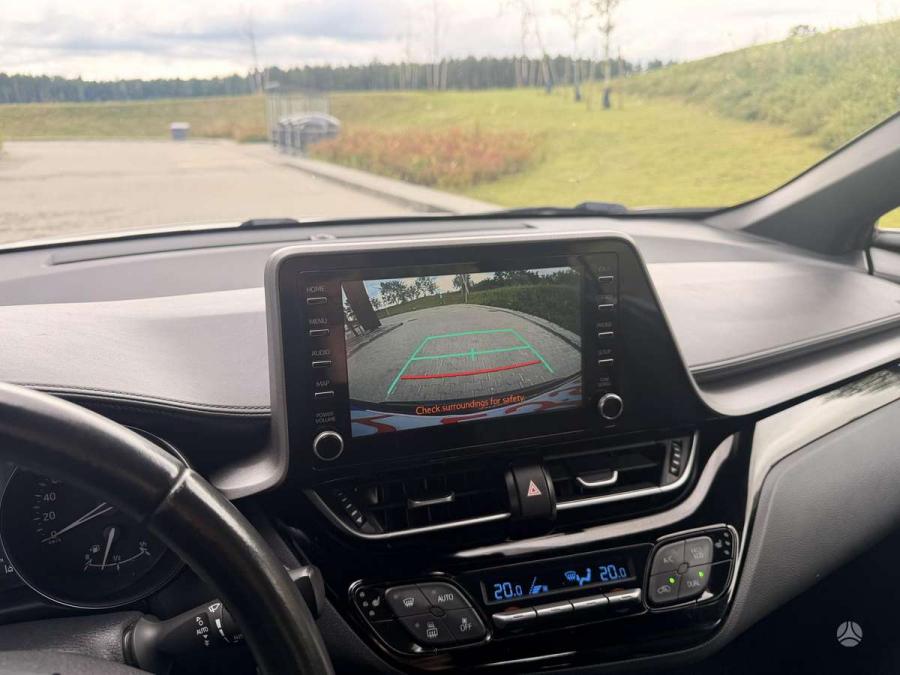 Черный Тойота C-HR 2022 в Вильнюс, объемом двигателя 1.80 л и пробегом 108 тыс. км за 19200 €, фото 28 на AUTOMOTO.COM.LV