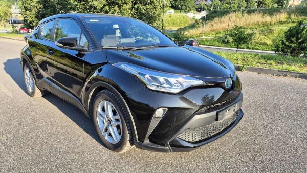 Melns Toyota C-HR 2022 Viļņa, ar dzinēja tilpumu 1.80 L un nobraukumu 188 tūkst. km par 15200 €, foto 2 vietnē AUTOMOTO.COM.LV