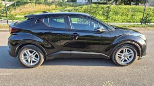 Black Toyota C-HR 2022 in Vilnius, with an engine capacity of 1.80 L and mileage of 188 thousand km for 15200 €, photo 4 on AUTOMOTO.COM.LV