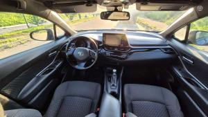 Black Toyota C-HR 2022 in Vilnius, with an engine capacity of 1.80 L and mileage of 188 thousand km for 15200 €, photo 13 on AUTOMOTO.COM.LV