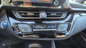 Black Toyota C-HR 2022 in Vilnius, with an engine capacity of 1.80 L and mileage of 188 thousand km for 15200 €, photo 16 on AUTOMOTO.COM.LV