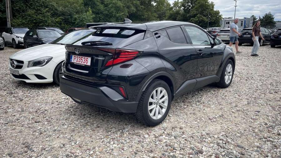 Черный Тойота C-HR 2022 в Каунас, объемом двигателя 1.80 л и пробегом 112 тыс. км за 21300 €, фото 4 на AUTOMOTO.COM.LV