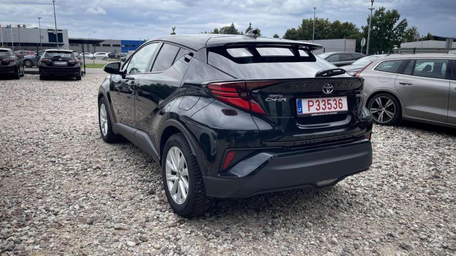 Черный Тойота C-HR 2022 в Каунас, объемом двигателя 1.80 л и пробегом 112 тыс. км за 21300 €, фото 5 на AUTOMOTO.COM.LV