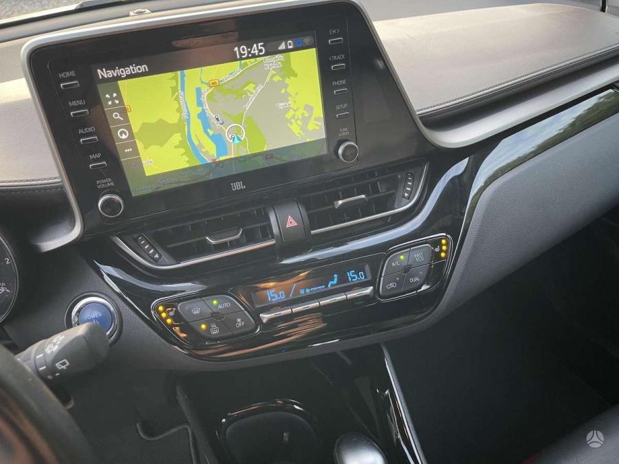 Черный Тойота C-HR 2022 в Каунас, объемом двигателя 1.80 л и пробегом 112 тыс. км за 21300 €, фото 23 на AUTOMOTO.COM.LV