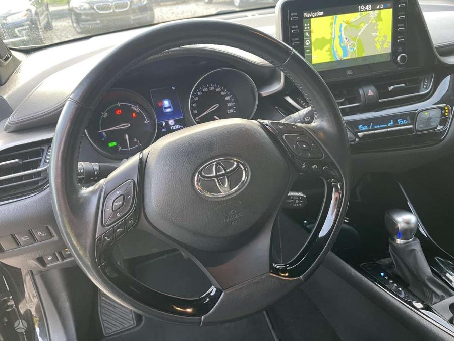Черный Тойота C-HR 2022 в Каунас, объемом двигателя 1.80 л и пробегом 112 тыс. км за 21300 €, фото 32 на AUTOMOTO.COM.LV
