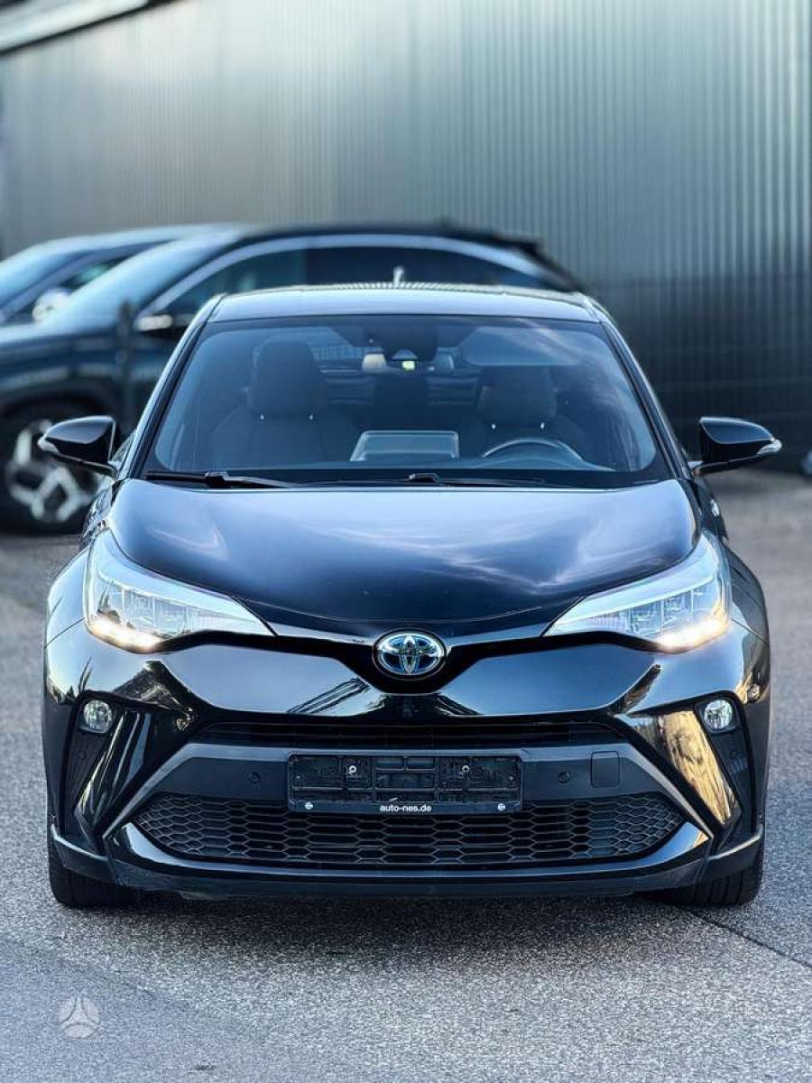 Черный Тойота C-HR 2022 в Вильнюс, объемом двигателя 1.80 л и пробегом 117 тыс. км за 20500 €, фото 4 на AUTOMOTO.COM.LV