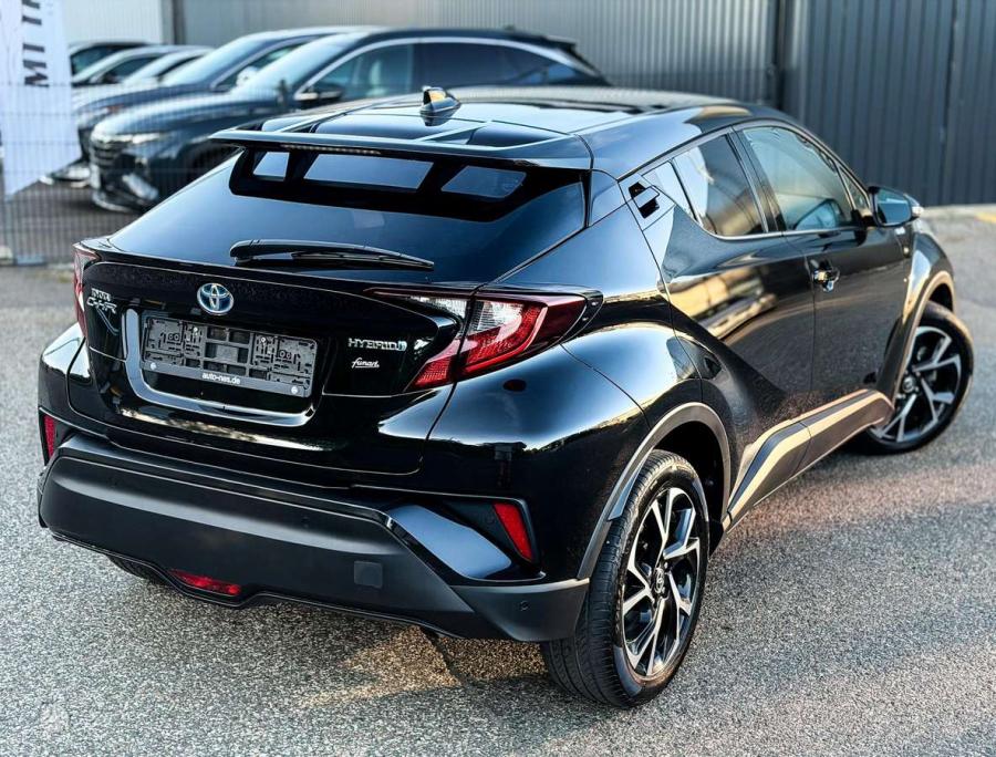 Черный Тойота C-HR 2022 в Вильнюс, объемом двигателя 1.80 л и пробегом 117 тыс. км за 20500 €, фото 7 на AUTOMOTO.COM.LV