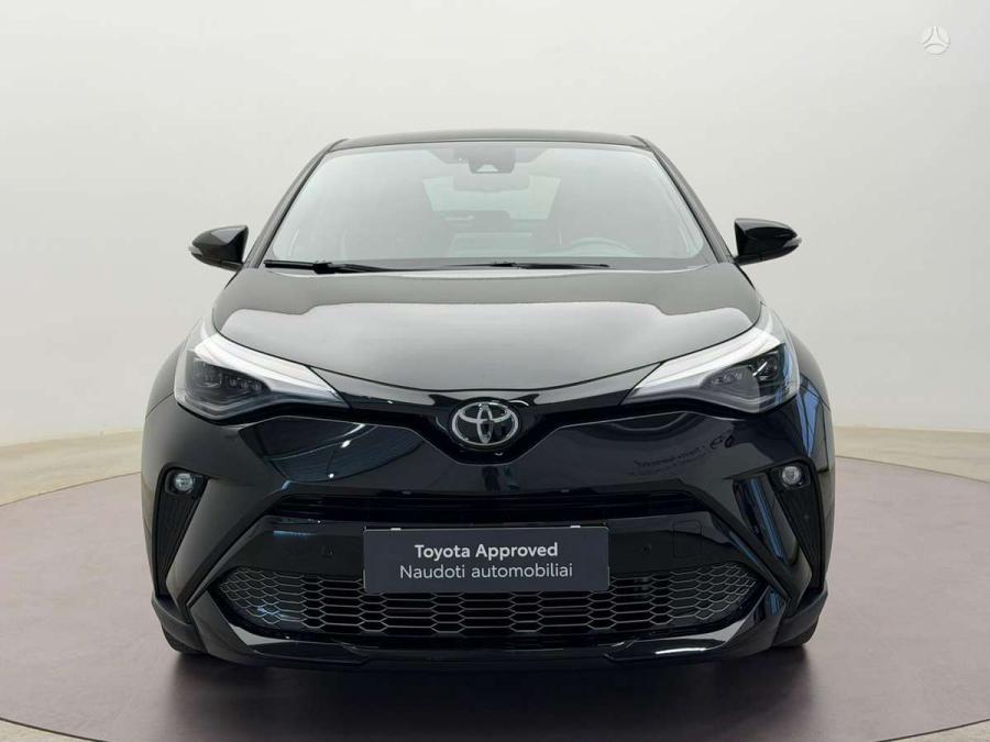 Черный Тойота C-HR 2022 в Паневежис, объемом двигателя 1.80 л и пробегом 58 тыс. км за 25490 €, фото 3 на AUTOMOTO.COM.LV