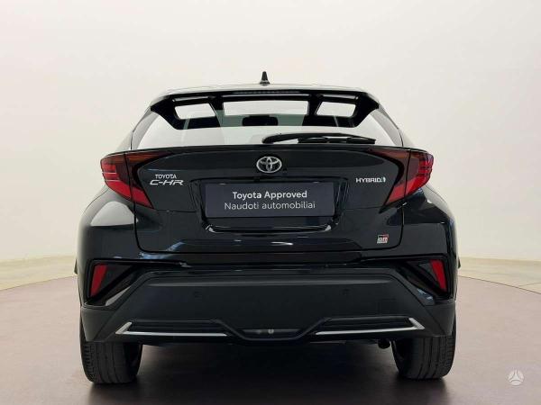 Melns Toyota C-HR 2022 Panevēža, ar dzinēja tilpumu 1.80 L un nobraukumu 58 tūkst. km par 25490 €, foto 7 vietnē AUTOMOTO.COM.LV