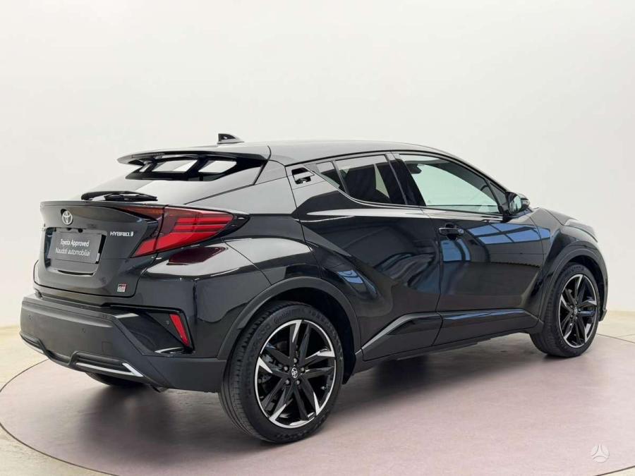 Черный Тойота C-HR 2022 в Паневежис, объемом двигателя 1.80 л и пробегом 58 тыс. км за 25490 €, фото 9 на AUTOMOTO.COM.LV