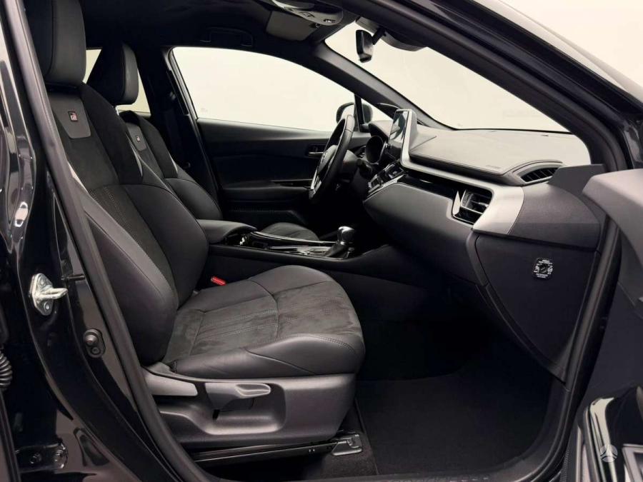 Черный Тойота C-HR 2022 в Паневежис, объемом двигателя 1.80 л и пробегом 58 тыс. км за 25490 €, фото 16 на AUTOMOTO.COM.LV