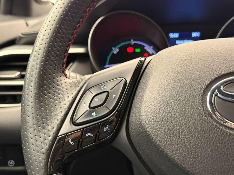 Черный Тойота C-HR 2022 в Паневежис, объемом двигателя 1.80 л и пробегом 58 тыс. км за 25490 €, фото 21 на AUTOMOTO.COM.LV