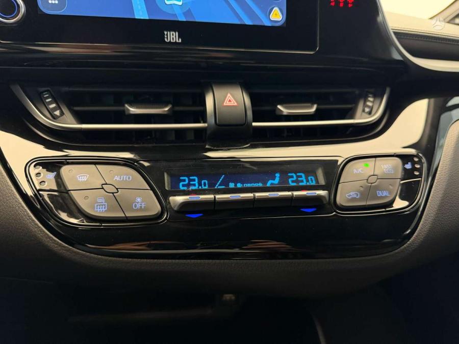 Черный Тойота C-HR 2022 в Паневежис, объемом двигателя 1.80 л и пробегом 58 тыс. км за 25490 €, фото 34 на AUTOMOTO.COM.LV