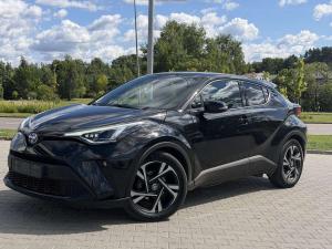 Black Toyota C-HR 2022 in Vilnius, with an engine capacity of 1.80 L and mileage of 172 thousand km for 16700 €, photo  on AUTOMOTO.COM.LV