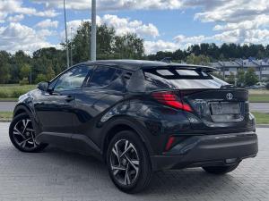 Black Toyota C-HR 2022 in Vilnius, with an engine capacity of 1.80 L and mileage of 172 thousand km for 16700 €, photo 5 on AUTOMOTO.COM.LV