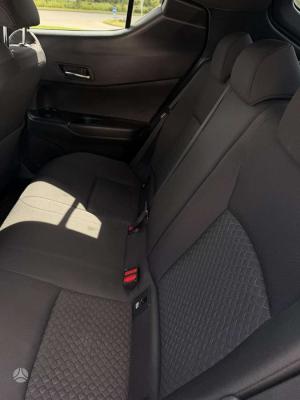 Black Toyota C-HR 2022 in Vilnius, with an engine capacity of 1.80 L and mileage of 172 thousand km for 16700 €, photo 9 on AUTOMOTO.COM.LV