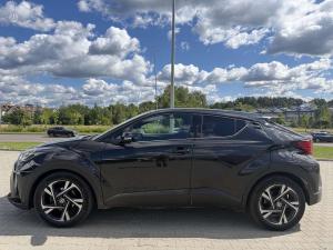 Black Toyota C-HR 2022 in Vilnius, with an engine capacity of 1.80 L and mileage of 172 thousand km for 16700 €, photo 12 on AUTOMOTO.COM.LV