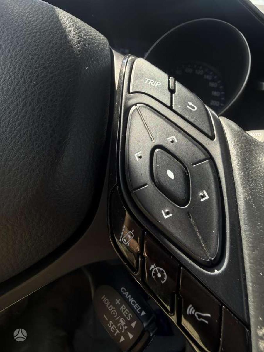 Black Toyota C-HR 2022 in Vilnius, with an engine capacity of 1.80 L and mileage of 172 thousand km for 16700 €, photo 15 on AUTOMOTO.COM.LV