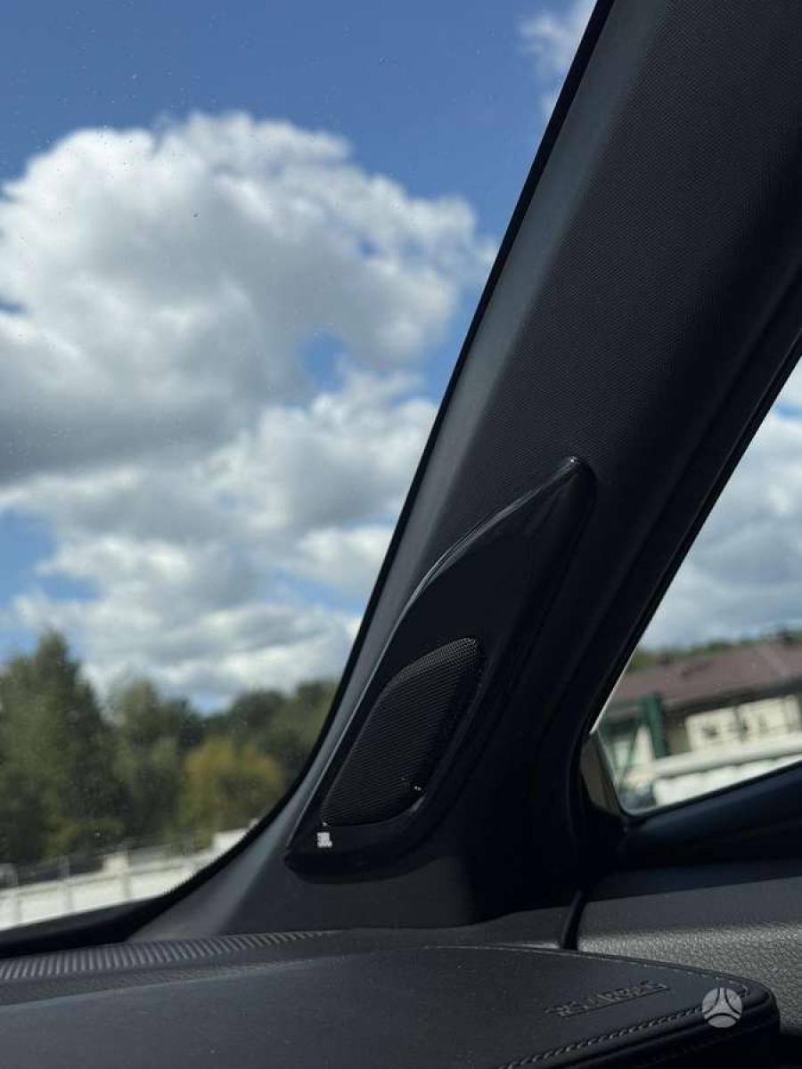 Black Toyota C-HR 2022 in Vilnius, with an engine capacity of 1.80 L and mileage of 172 thousand km for 16700 €, photo 17 on AUTOMOTO.COM.LV