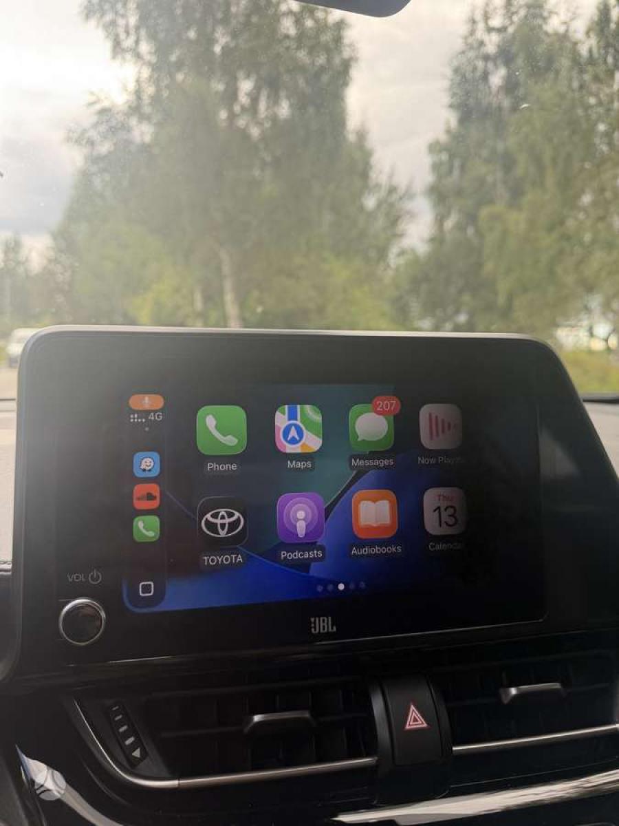 Black Toyota C-HR 2022 in Vilnius, with an engine capacity of 1.80 L and mileage of 172 thousand km for 16700 €, photo 22 on AUTOMOTO.COM.LV