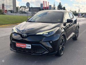 Melns Toyota C-HR 2022 Viļņa, ar dzinēja tilpumu 1.99 L un nobraukumu 50 tūkst. km par 24350 €, foto  vietnē AUTOMOTO.COM.LV