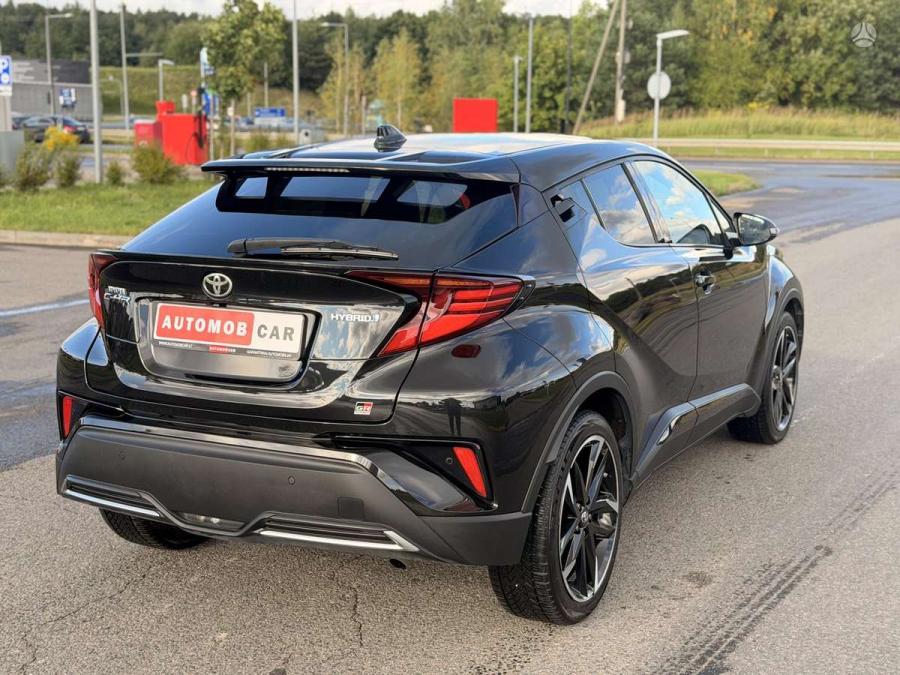 Black Toyota C-HR 2022 in Vilnius, with an engine capacity of 1.99 L and mileage of 50 thousand km for 24350 €, photo 7 on AUTOMOTO.COM.LV