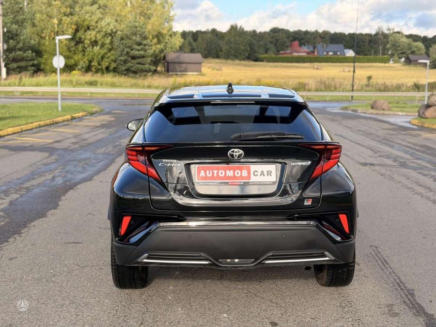 Black Toyota C-HR 2022 in Vilnius, with an engine capacity of 1.99 L and mileage of 50 thousand km for 24350 €, photo 9 on AUTOMOTO.COM.LV
