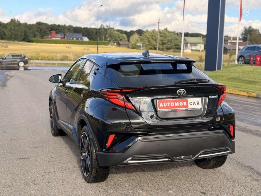 Black Toyota C-HR 2022 in Vilnius, with an engine capacity of 1.99 L and mileage of 50 thousand km for 24350 €, photo 10 on AUTOMOTO.COM.LV