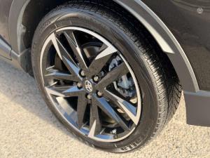 Black Toyota C-HR 2022 in Vilnius, with an engine capacity of 1.99 L and mileage of 50 thousand km for 24350 €, photo 13 on AUTOMOTO.COM.LV
