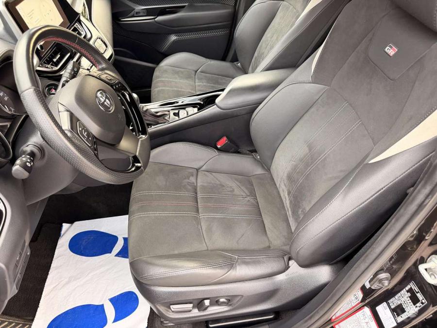 Black Toyota C-HR 2022 in Vilnius, with an engine capacity of 1.99 L and mileage of 50 thousand km for 24350 €, photo 21 on AUTOMOTO.COM.LV