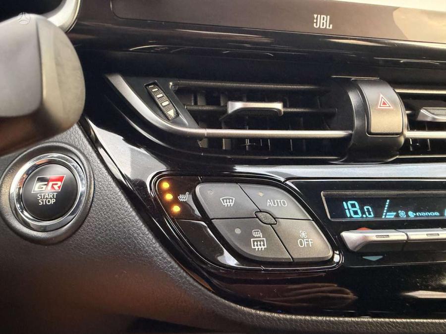 Black Toyota C-HR 2022 in Vilnius, with an engine capacity of 1.99 L and mileage of 50 thousand km for 24350 €, photo 38 on AUTOMOTO.COM.LV