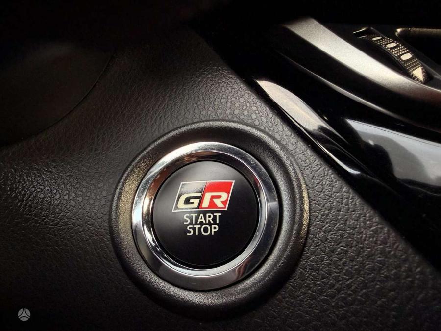Black Toyota C-HR 2022 in Vilnius, with an engine capacity of 1.99 L and mileage of 50 thousand km for 24350 €, photo 39 on AUTOMOTO.COM.LV