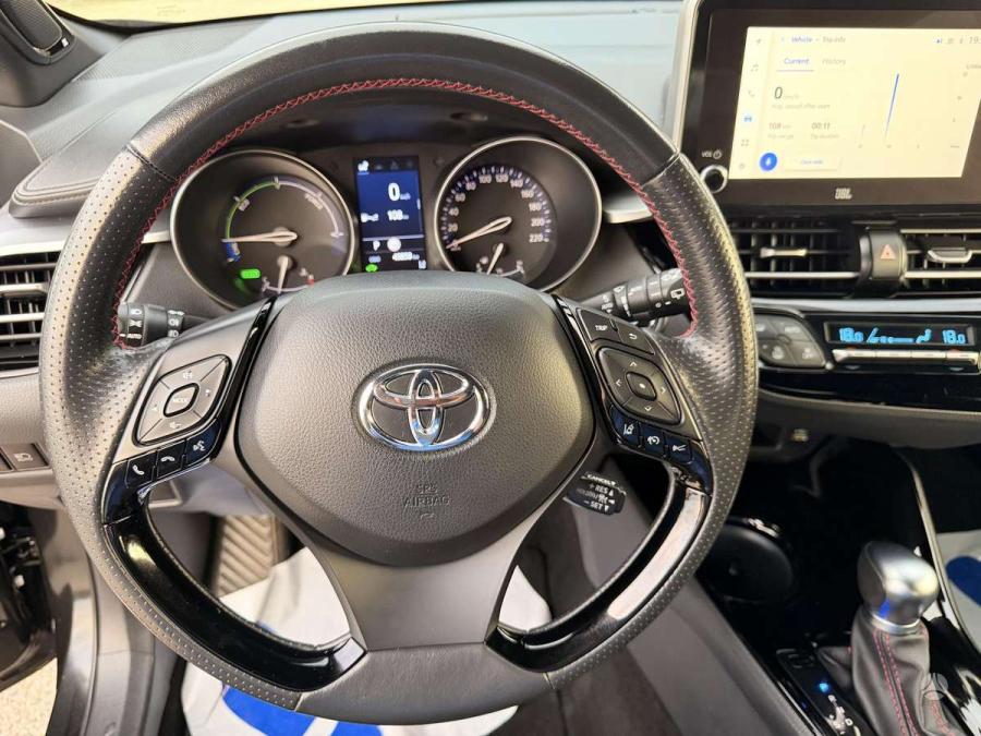 Black Toyota C-HR 2022 in Vilnius, with an engine capacity of 1.99 L and mileage of 50 thousand km for 24350 €, photo 40 on AUTOMOTO.COM.LV