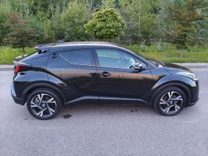Black Toyota C-HR 2022 in Vilnius, with an engine capacity of 1.80 L and mileage of 209 thousand km for 16500 €, photo 9 on AUTOMOTO.COM.LV