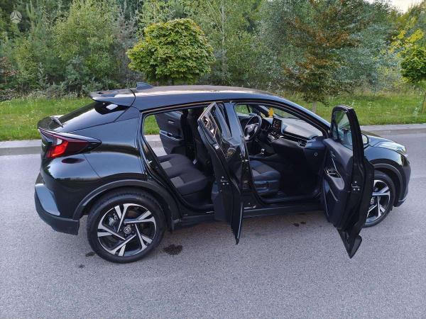 Черный Тойота C-HR 2022 в Вильнюс, объемом двигателя 1.80 л и пробегом 209 тыс. км за 16500 €, фото 11 на AUTOMOTO.COM.LV