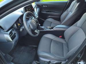 Black Toyota C-HR 2022 in Vilnius, with an engine capacity of 1.80 L and mileage of 209 thousand km for 16500 €, photo 12 on AUTOMOTO.COM.LV