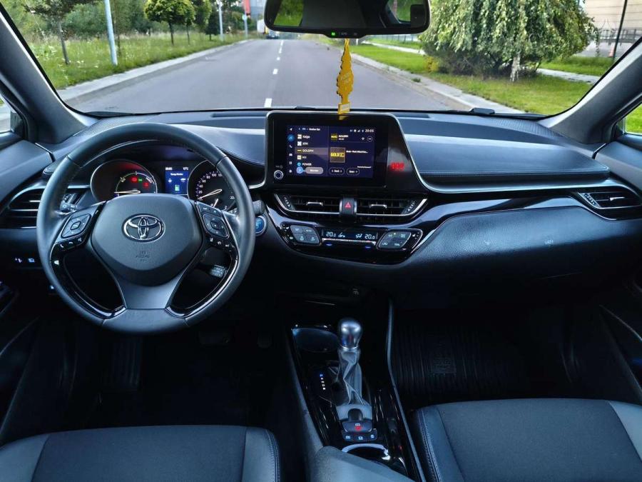 Black Toyota C-HR 2022 in Vilnius, with an engine capacity of 1.80 L and mileage of 209 thousand km for 16500 €, photo 17 on AUTOMOTO.COM.LV