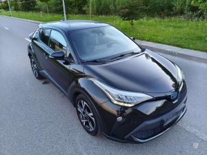 Black Toyota C-HR 2022 in Vilnius, with an engine capacity of 1.80 L and mileage of 209 thousand km for 16500 €, photo 21 on AUTOMOTO.COM.LV