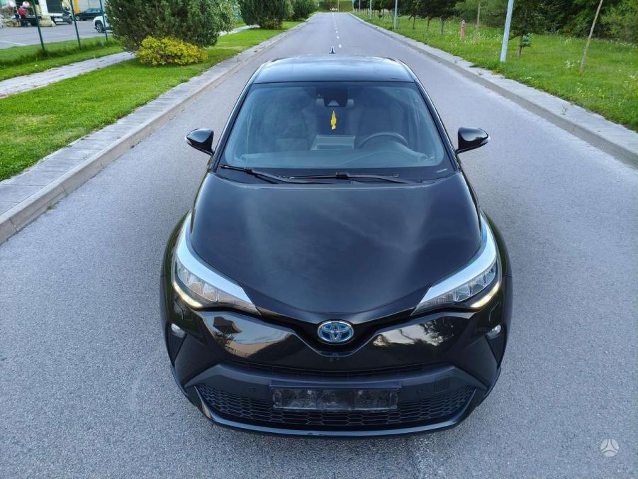 Black Toyota C-HR 2022 in Vilnius, with an engine capacity of 1.80 L and mileage of 209 thousand km for 16500 €, photo 22 on AUTOMOTO.COM.LV