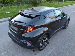 Black Toyota C-HR 2022 in Vilnius, with an engine capacity of 1.80 L and mileage of 209 thousand km for 16500 €, photo 26 on AUTOMOTO.COM.LV